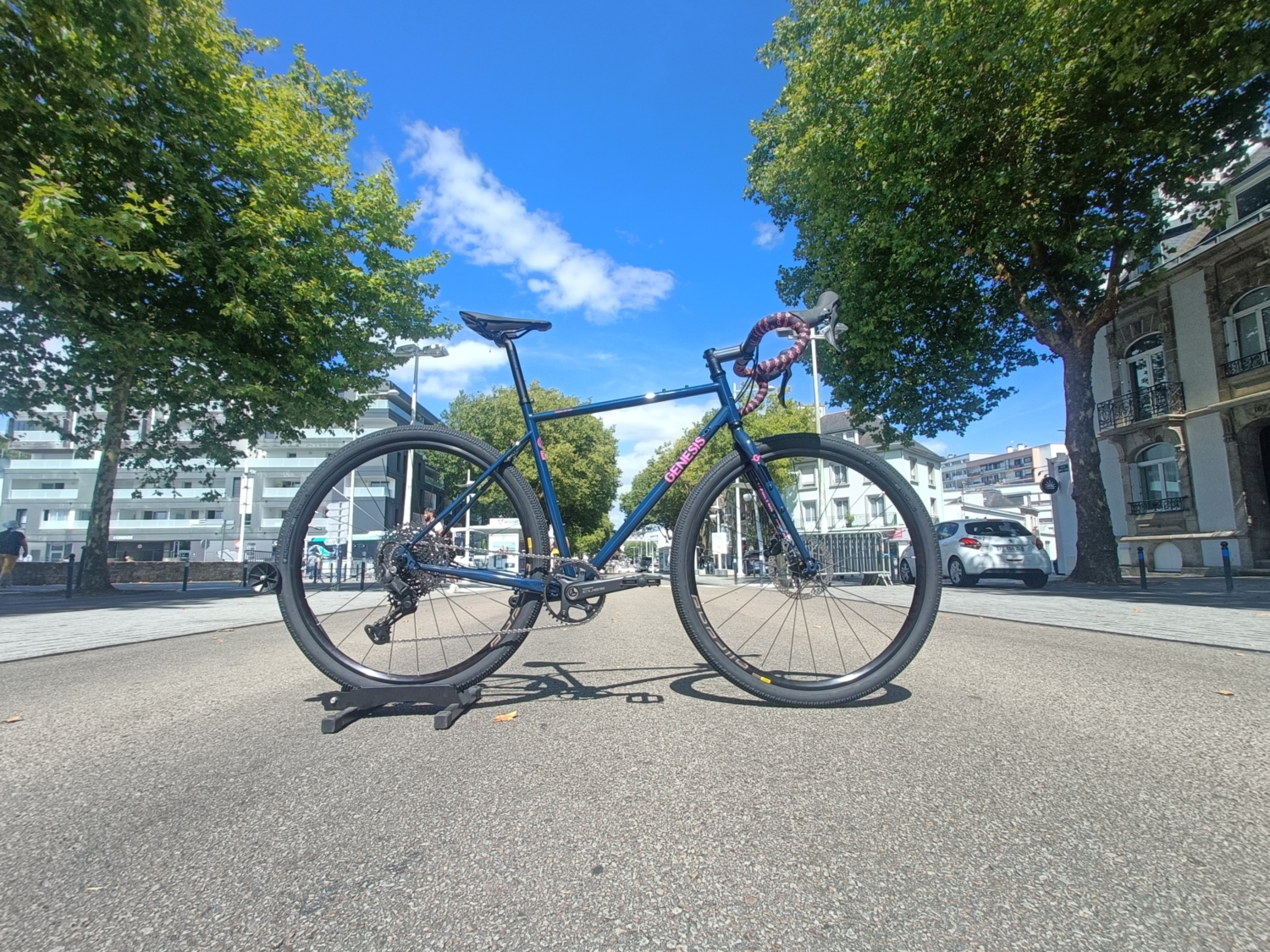 GENESIS Bike - Musettes & Bicyclettes